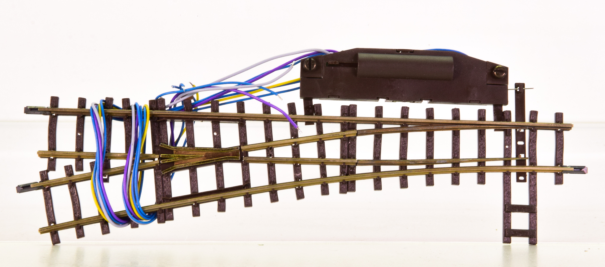 Gebrauchtemodellbahn | Bemo 4207000 (H0m) – elektrische Weiche links