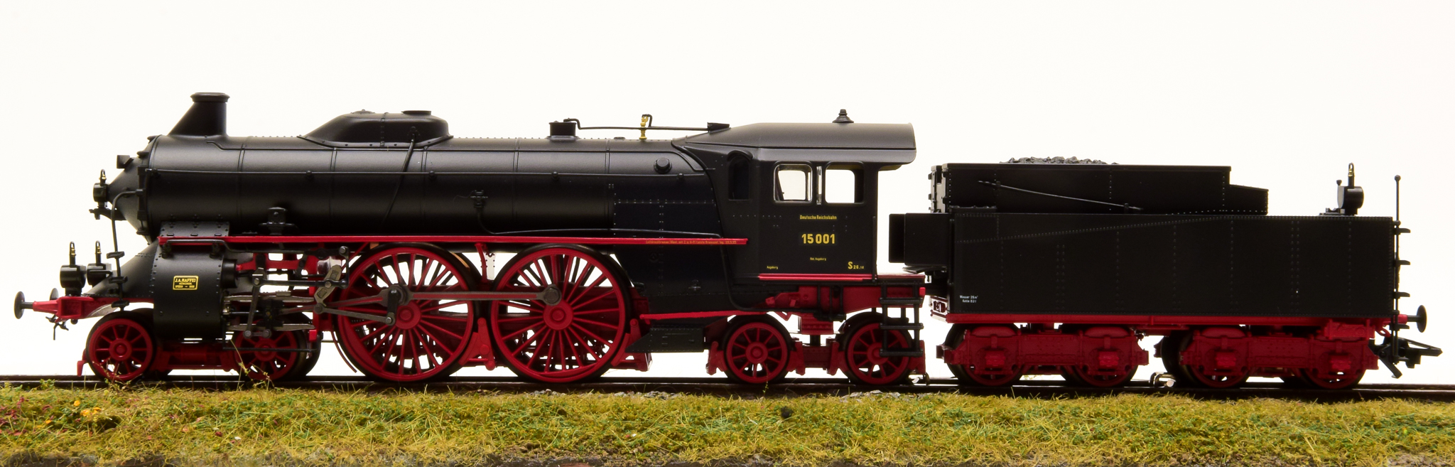 Märklin 37016 – Schnellzug-Dampflok BR 15 der DRG, mfx + Sound