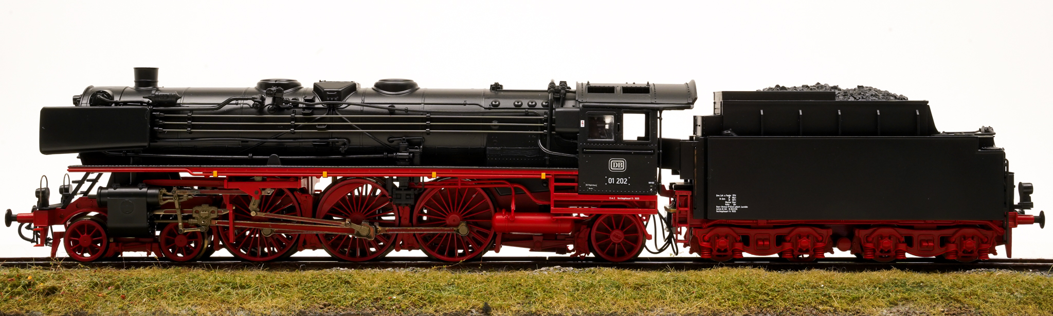 Gebrauchtemodellbahn | Roco 63340 – Schlepptender-Dampflok BR 01 der DB ...