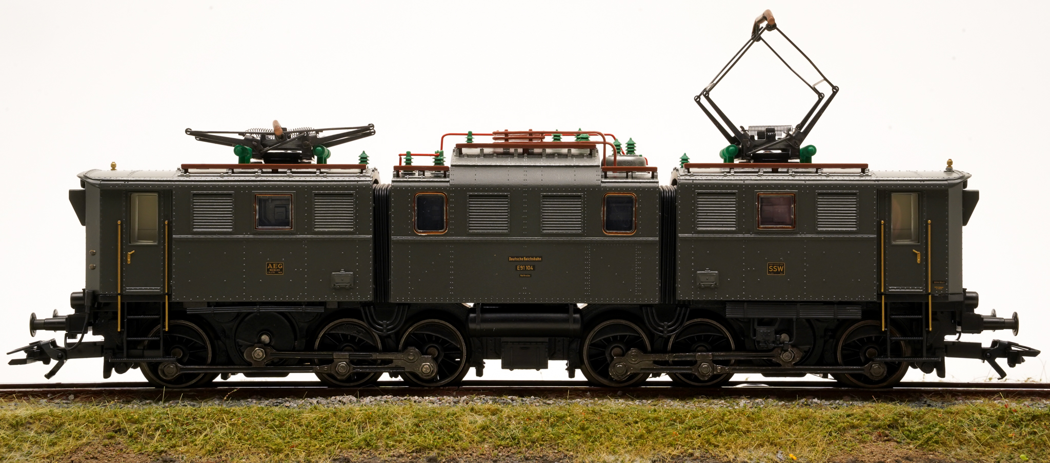 Gebrauchtemodellbahn | Märklin 37196 – Güterzug-Elektrolok BR E91 der ...